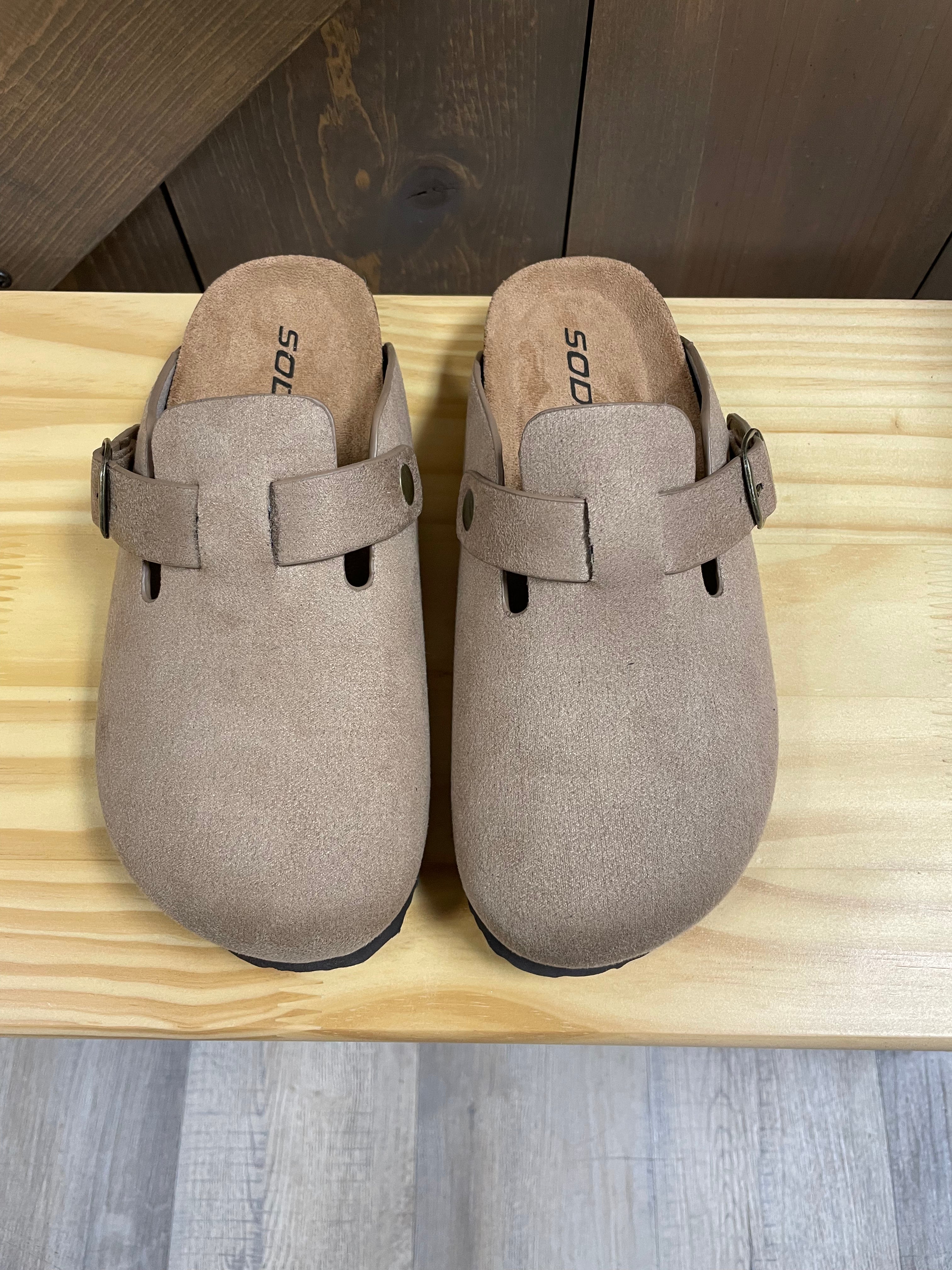 REGIS CLOG | TAUPE – Boutique On Fox