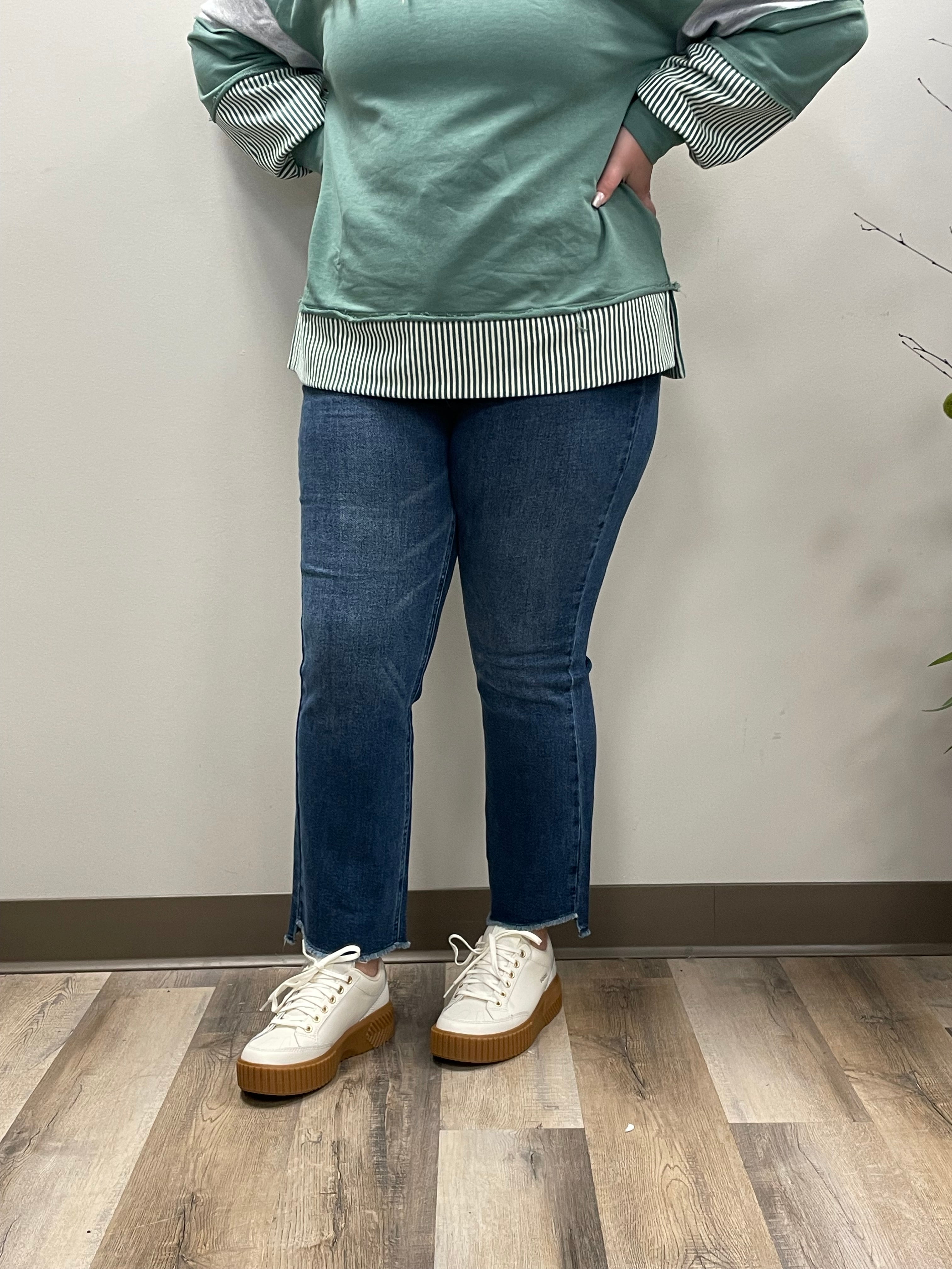 Judy Blue | HW Kick Flare | Dark – Boutique On Fox